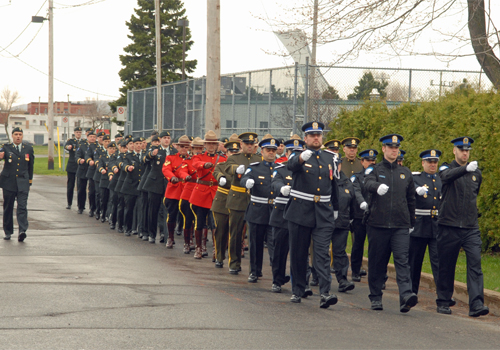 Journée nationale de commémoration à la Base des Forces canadiennes ...