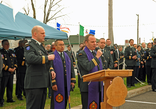 Journée nationale de commémoration à la Base des Forces canadiennes ...