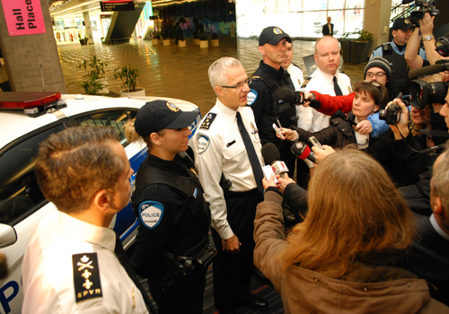 The SPVM changes their uniform color - Service de Police de la Ville de ...